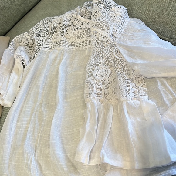 Simply Irresistible | Tops | White Blouse By Simply Irresistible Women ...
